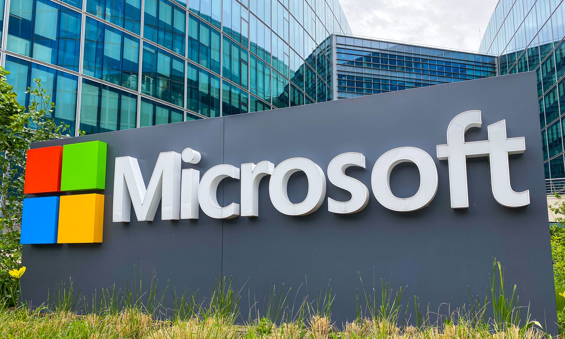 Microsoft ghi nhận mức tăng trưởng doanh thu thấp nhất trong hơn 6 năm