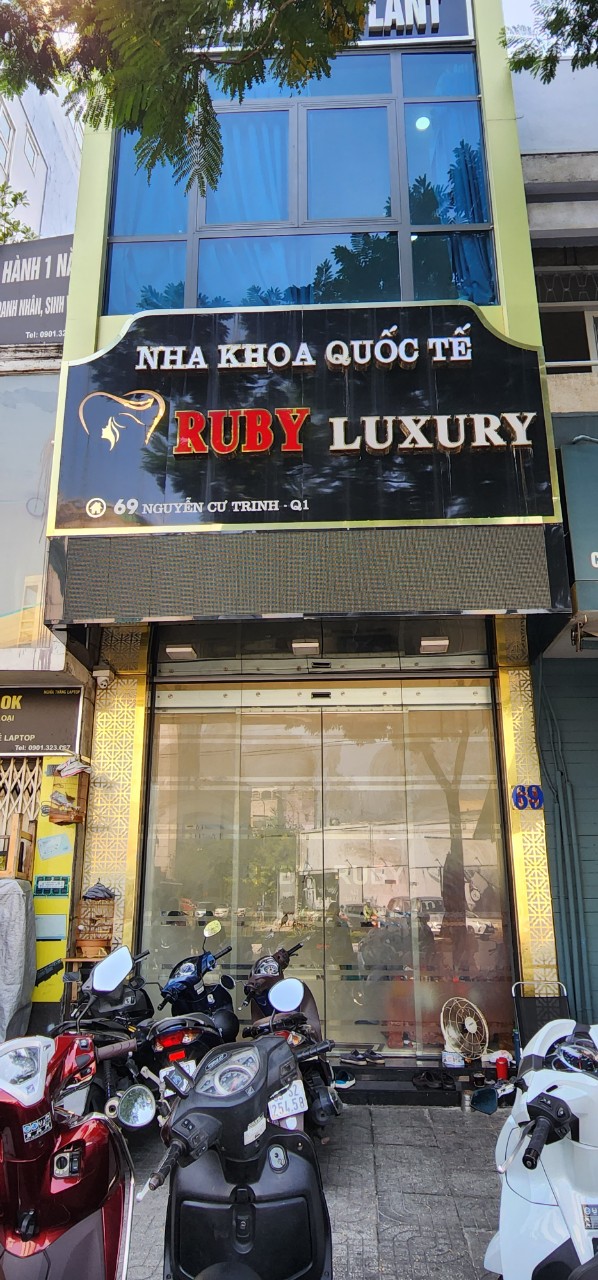 Nha khoa Quốc tế Ruby Luxury bị đình chỉ hoạt động 18 tháng