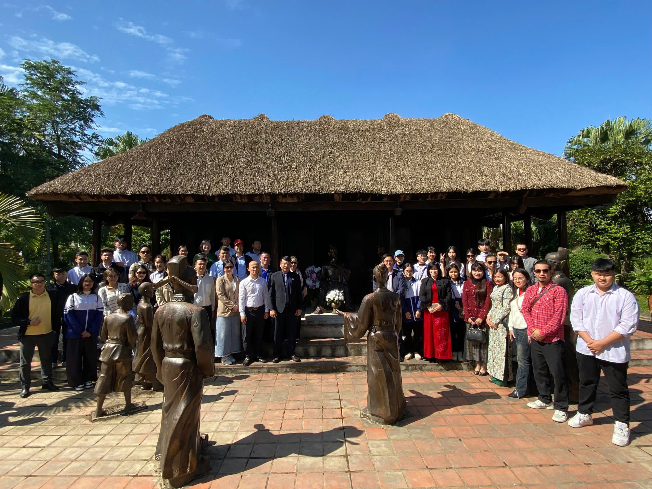 Khảo sát và xây dựng tour “Hải Phòng - Linh khí Trạng Trình”